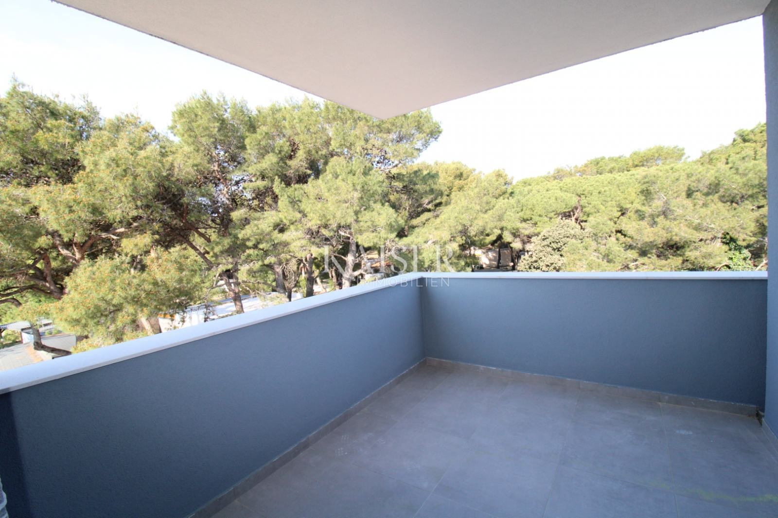 Zadar, Pakoštane: Atraktivan stan na 1. katu, 100m od plaže (prodaja)