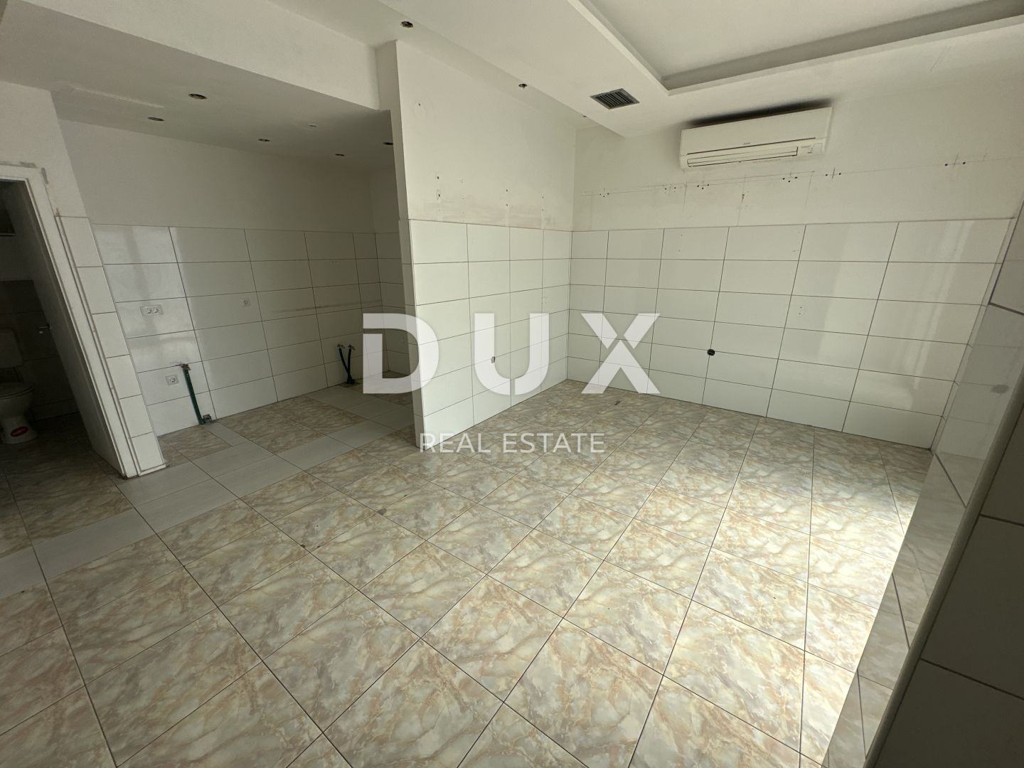 ZADAR, RELJA - Poslovni prostor na frekventnoj lokaciji (iznajmljivanje)