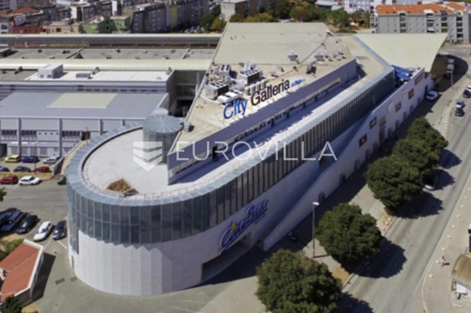 Zadar, Relja poslovno skladišni prostor korisnog volumena 163,95 m2 na ...