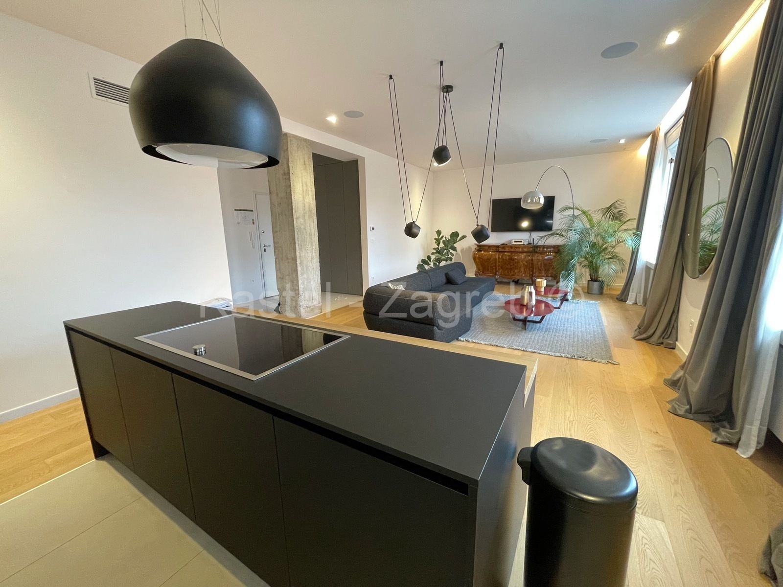 Zagreb, Cvjetni trg, ekskluzivan stan, 76m2 (prodaja)