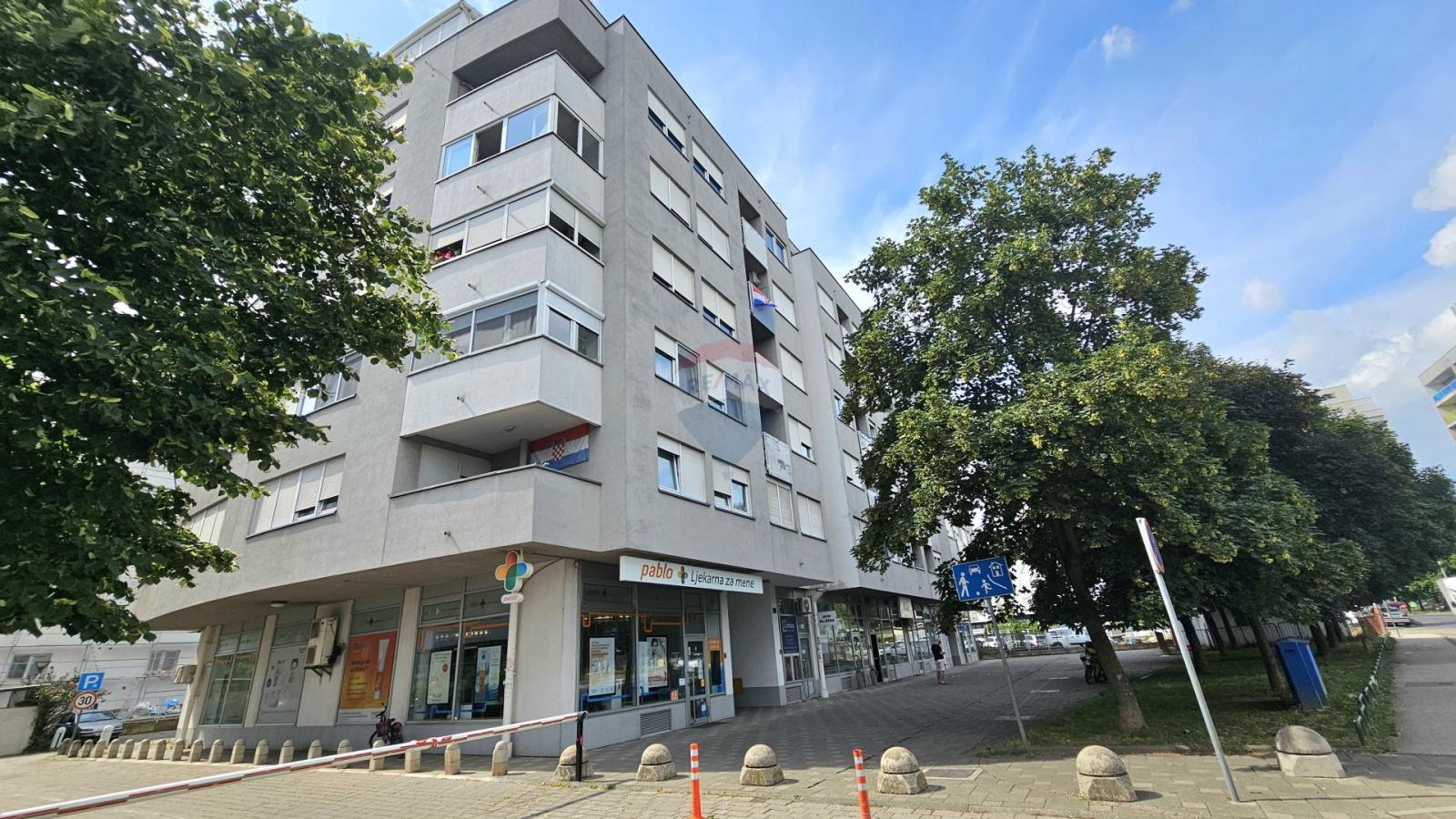 Zagreb, Dubrava, dvosoban stan s balkonom (prodaja)