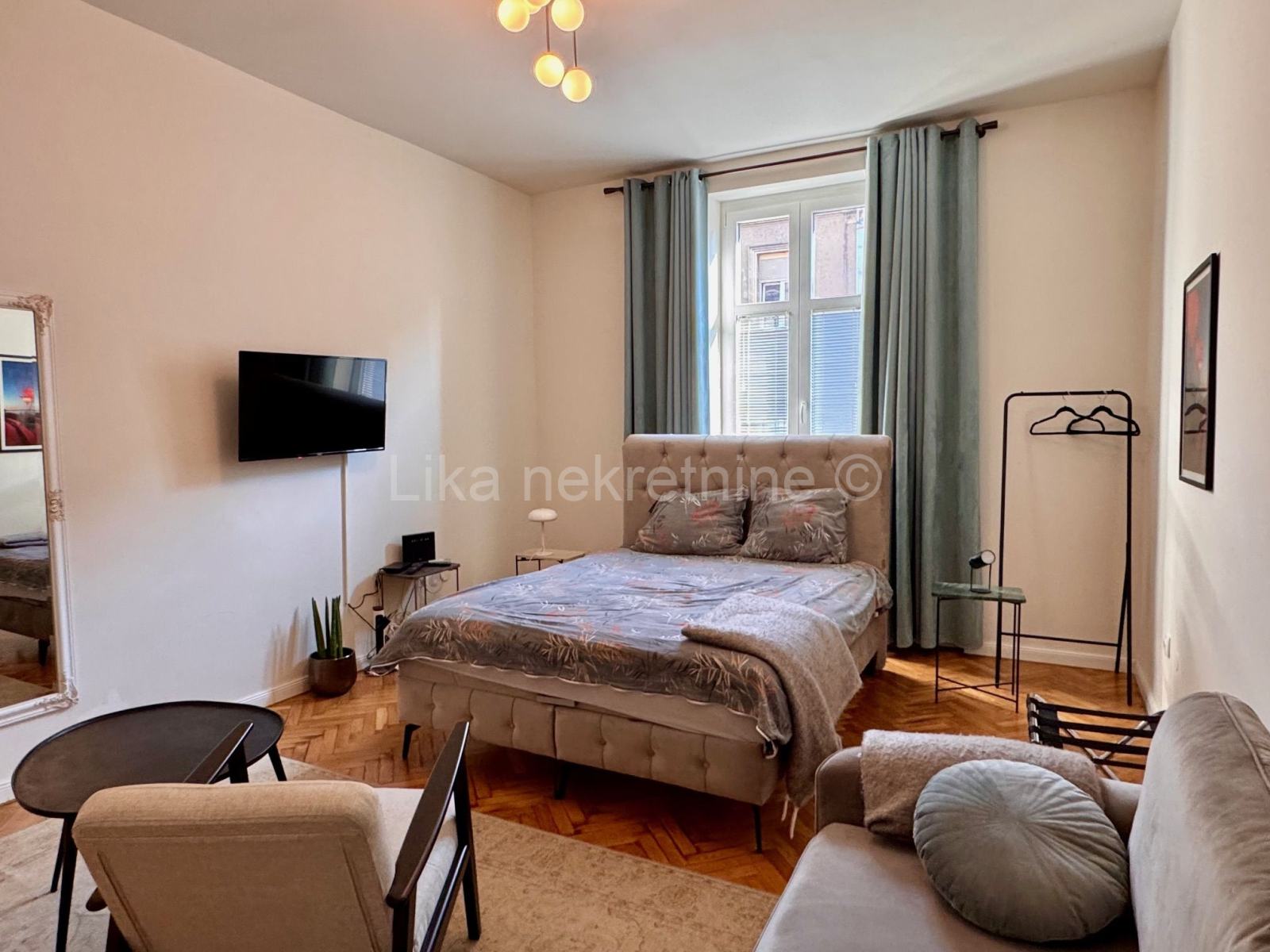 ZAGREB - Palmotićeva - strogi centar vrhunski uređen stan 70m2