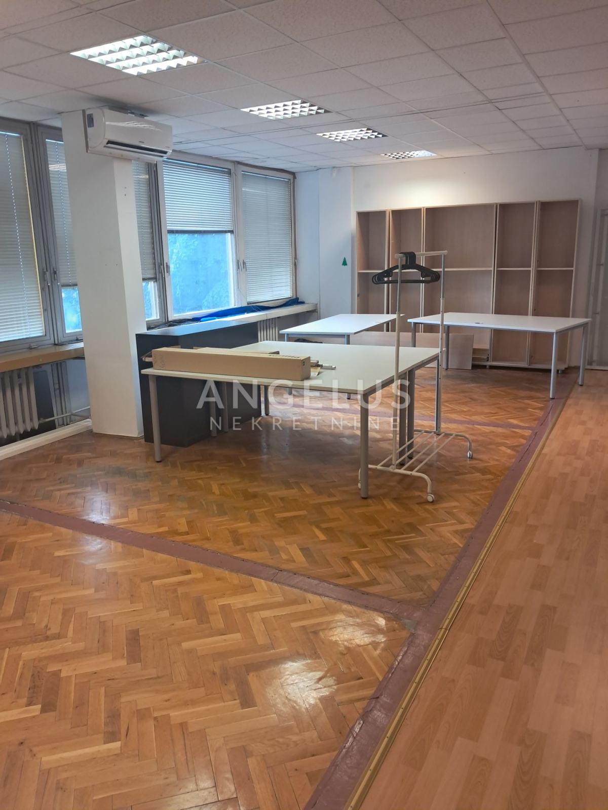 Zagreb, Radnička cesta – ured, 60 m2, 2. kat (iznajmljivanje)