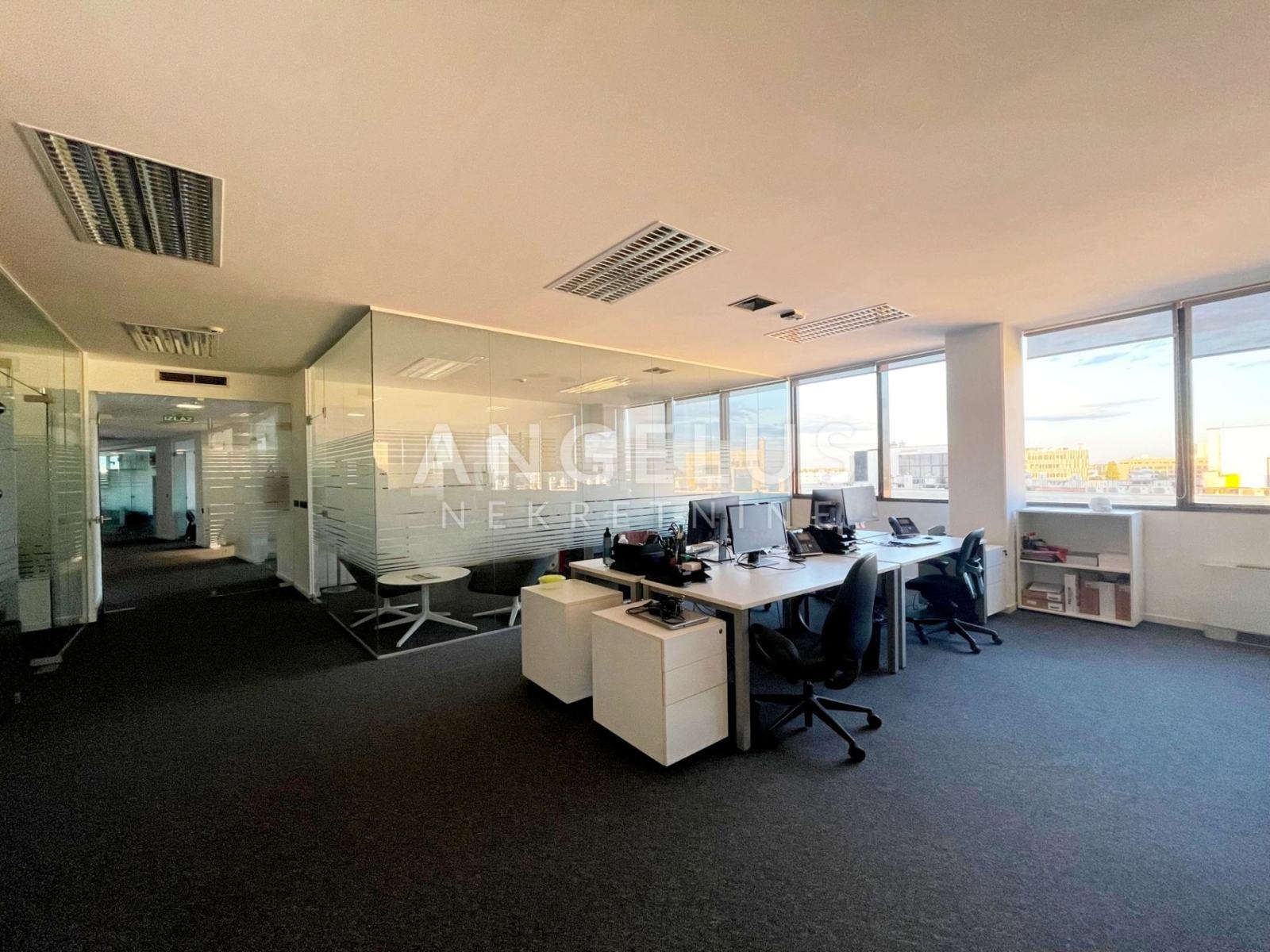 Zagreb, Radnička - poslovna zgrada, ured 180m2 za zakup (iznajmljivanje)