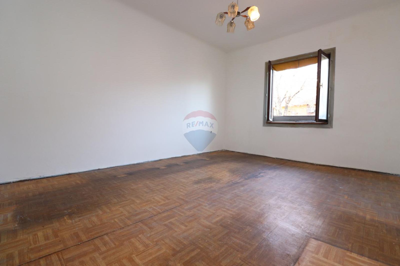 Zagreb Radnička stan 30 m2 za adaptaciju (prodaja)