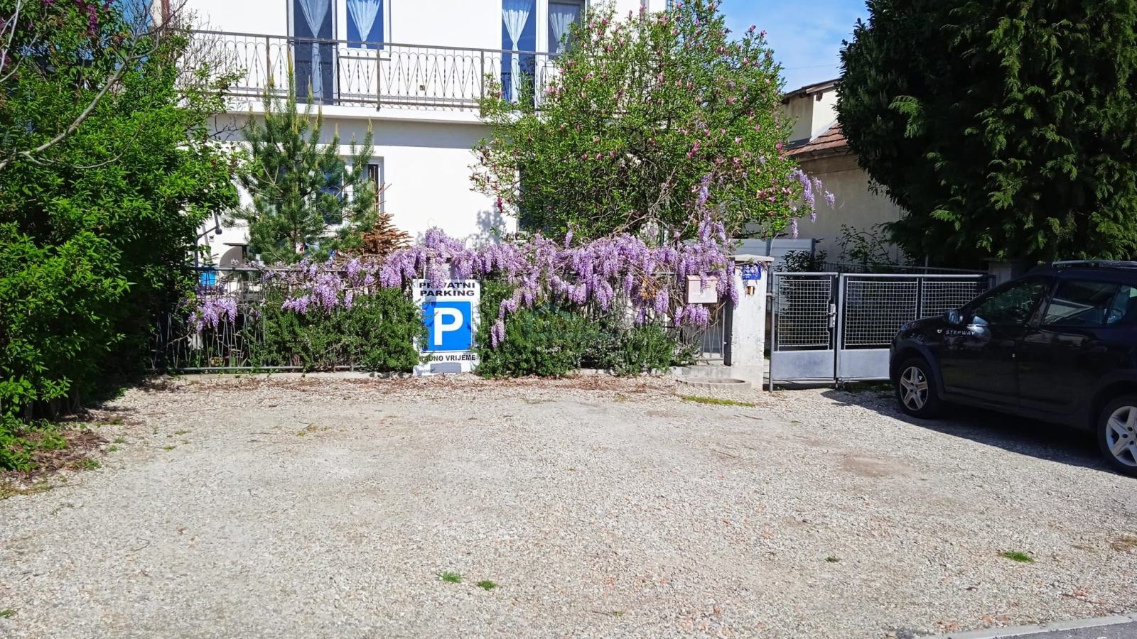 ZGRADA SA TRI STANA - AKCIJA (prodaja)