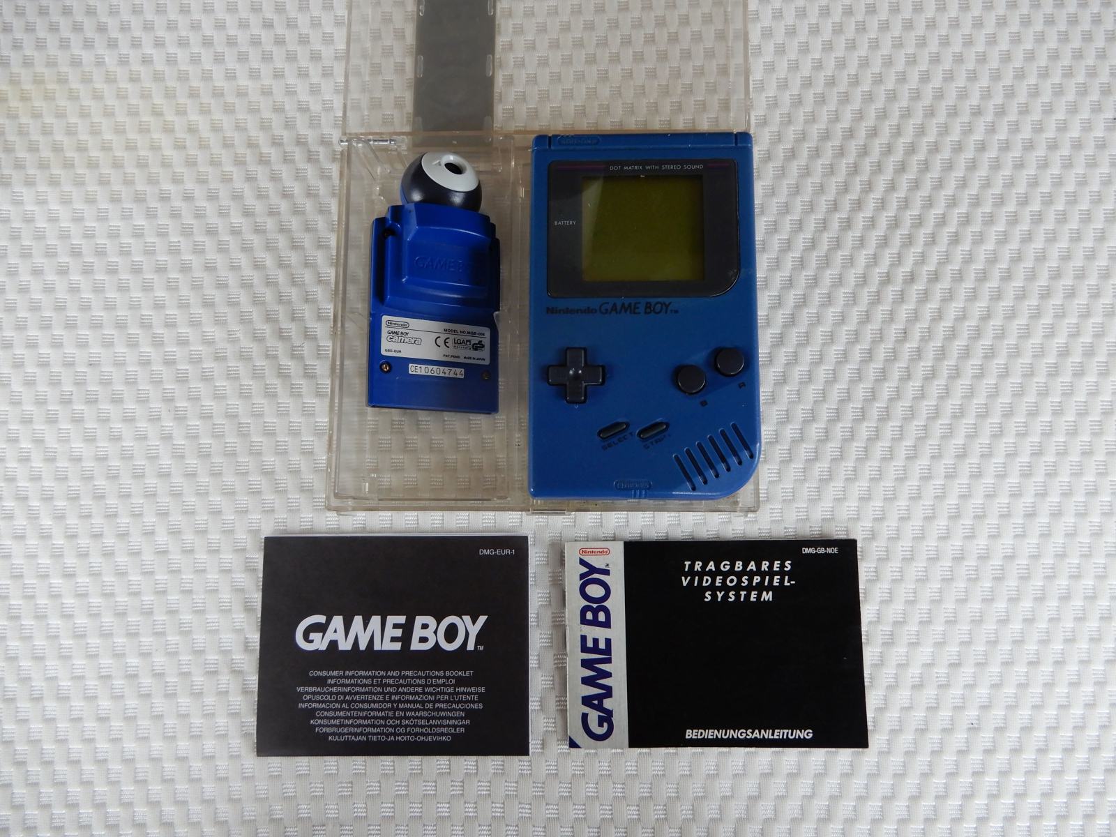 Nintendo Gameboy Blue Play It Loud Console Edition plus Camera