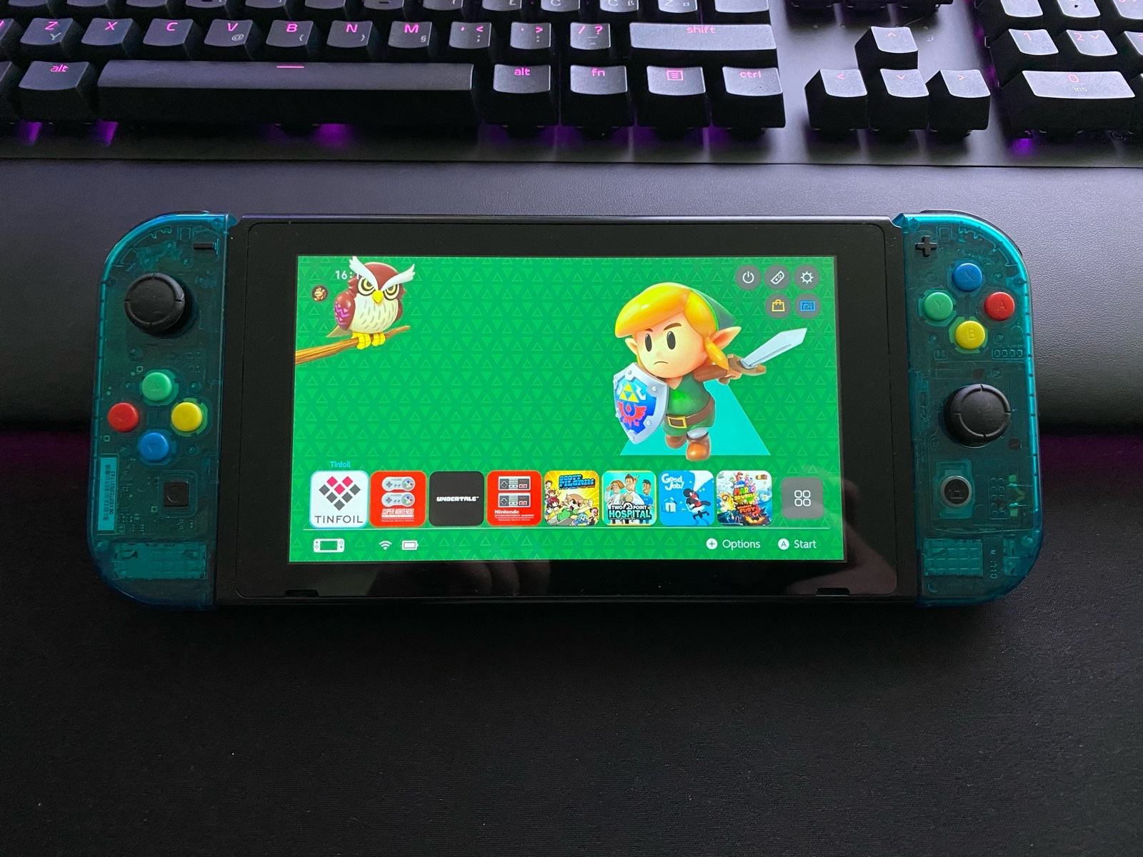 Nintendo Switch + Atmosphere CFW modifikacija + Pro Controller