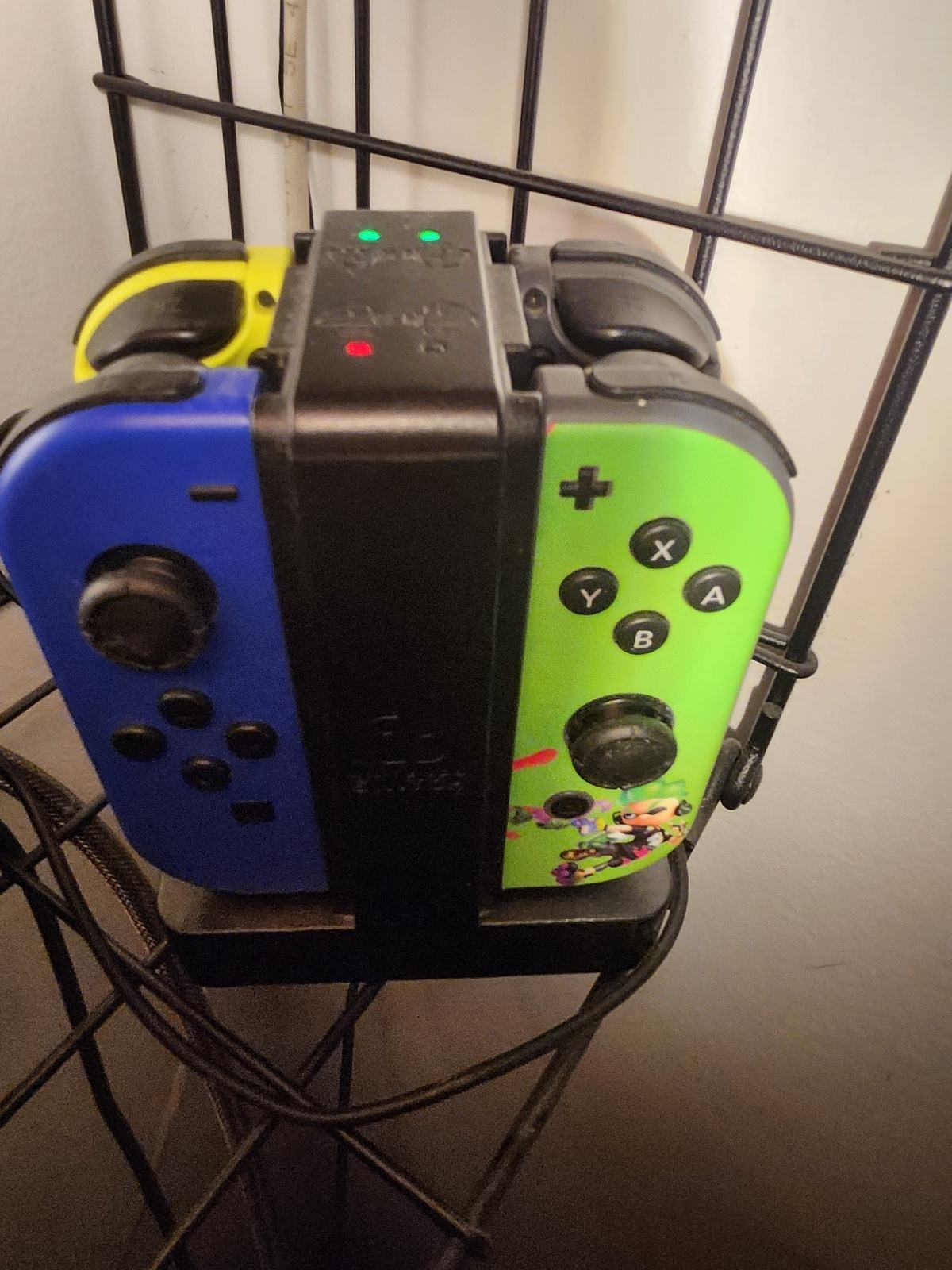 Nintendo Switch / full oprema/ 27 igrica/ 2 torbe