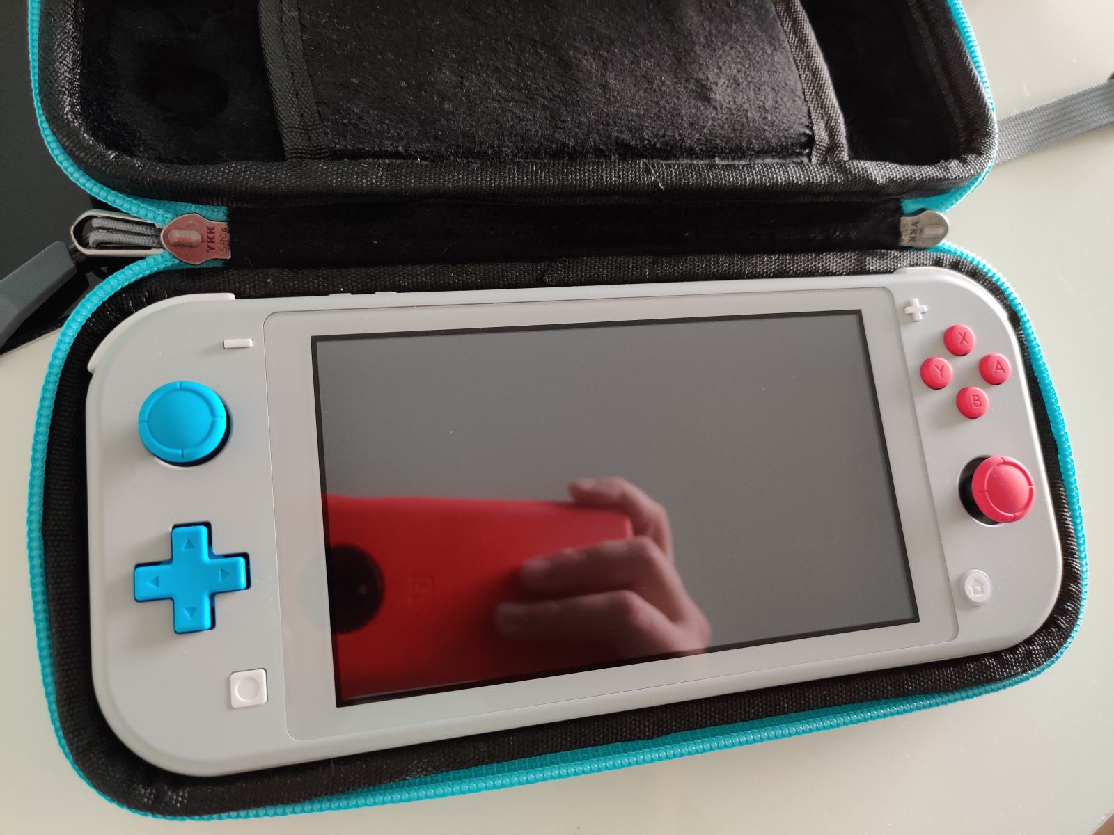 Nintendo Switch Lite, Zacian & Zamazenta Limited Edition + oprema