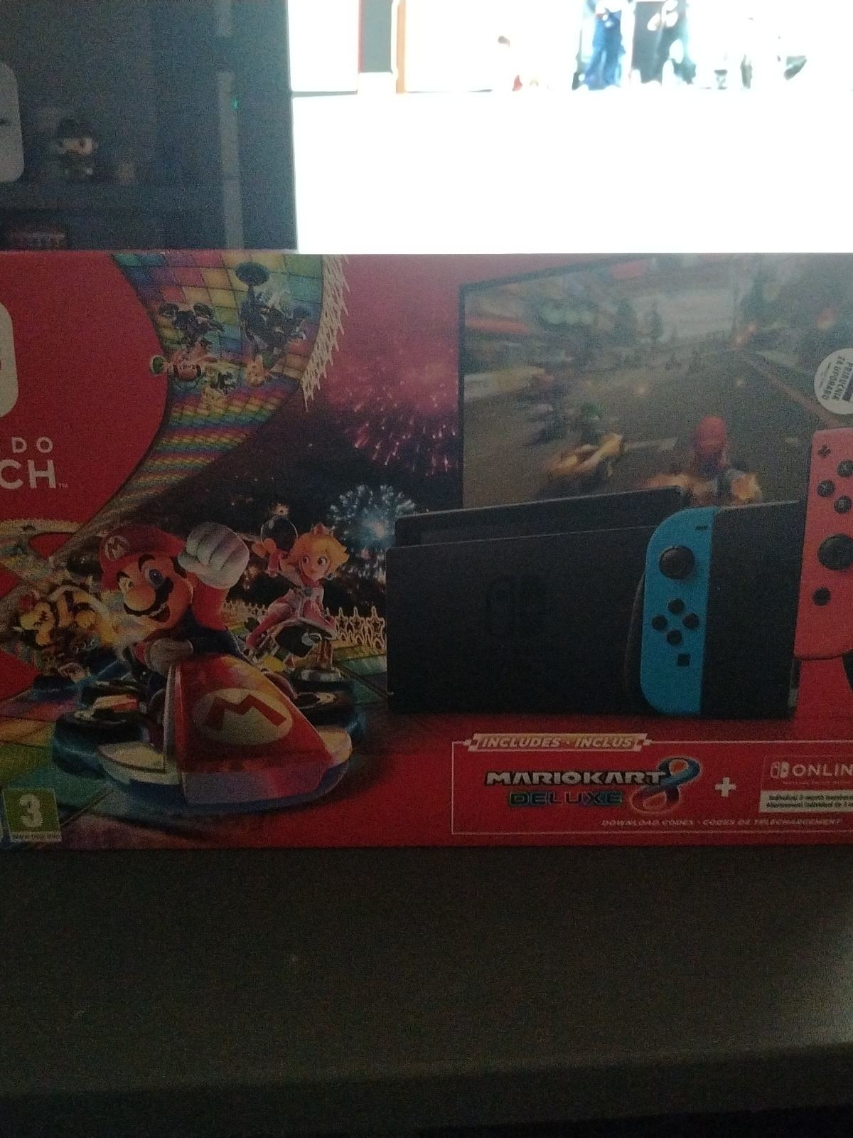 Nintendo Switch i Mario Kart i 90 Članarina