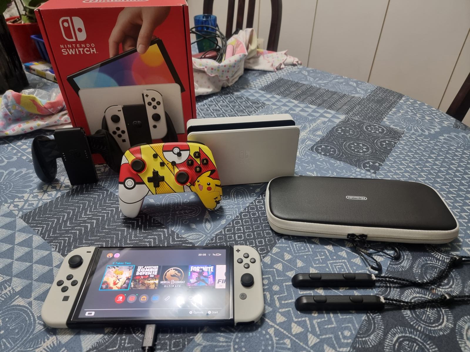 NINTENDO switch Oled + oprema 350€