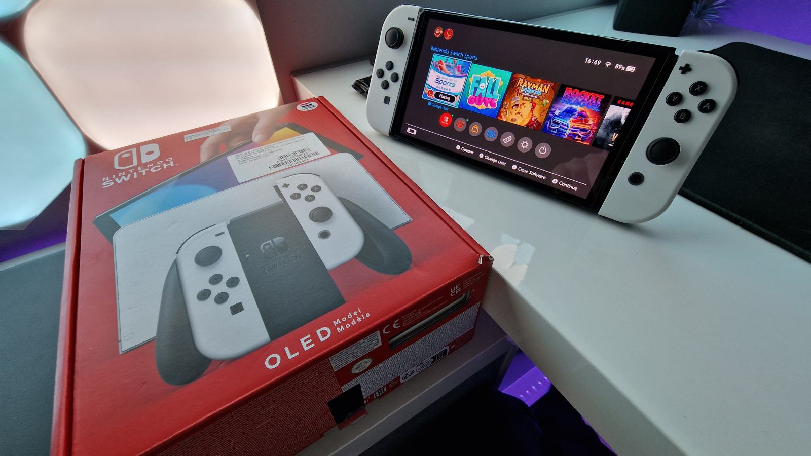 *NOVO* NINTENDO Switch OLED 64GB WHITE/BLACK + 64GB MicroSD kartica