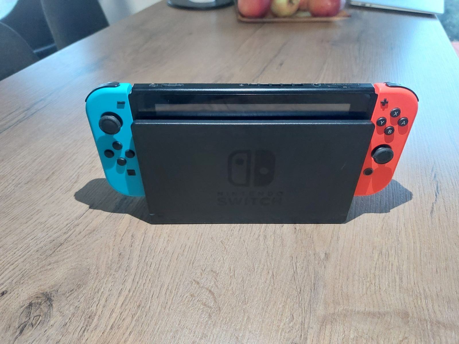 Nintendo Switch +2 igrice