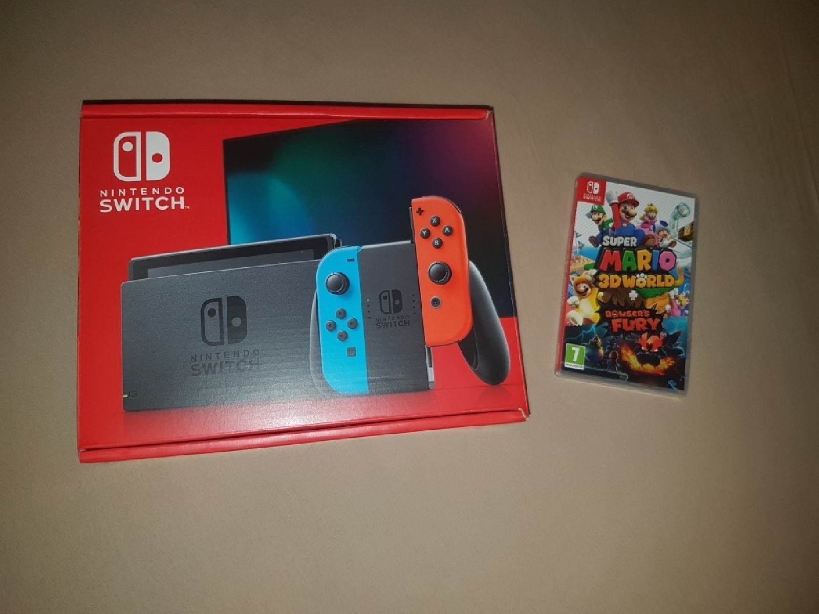 Nintendo Switch V2 + Igra Super Mario 3D world