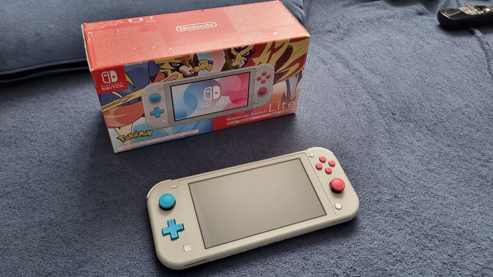 Pokemon Nintendo Switch Lite Zacian & Zamazenta Edition