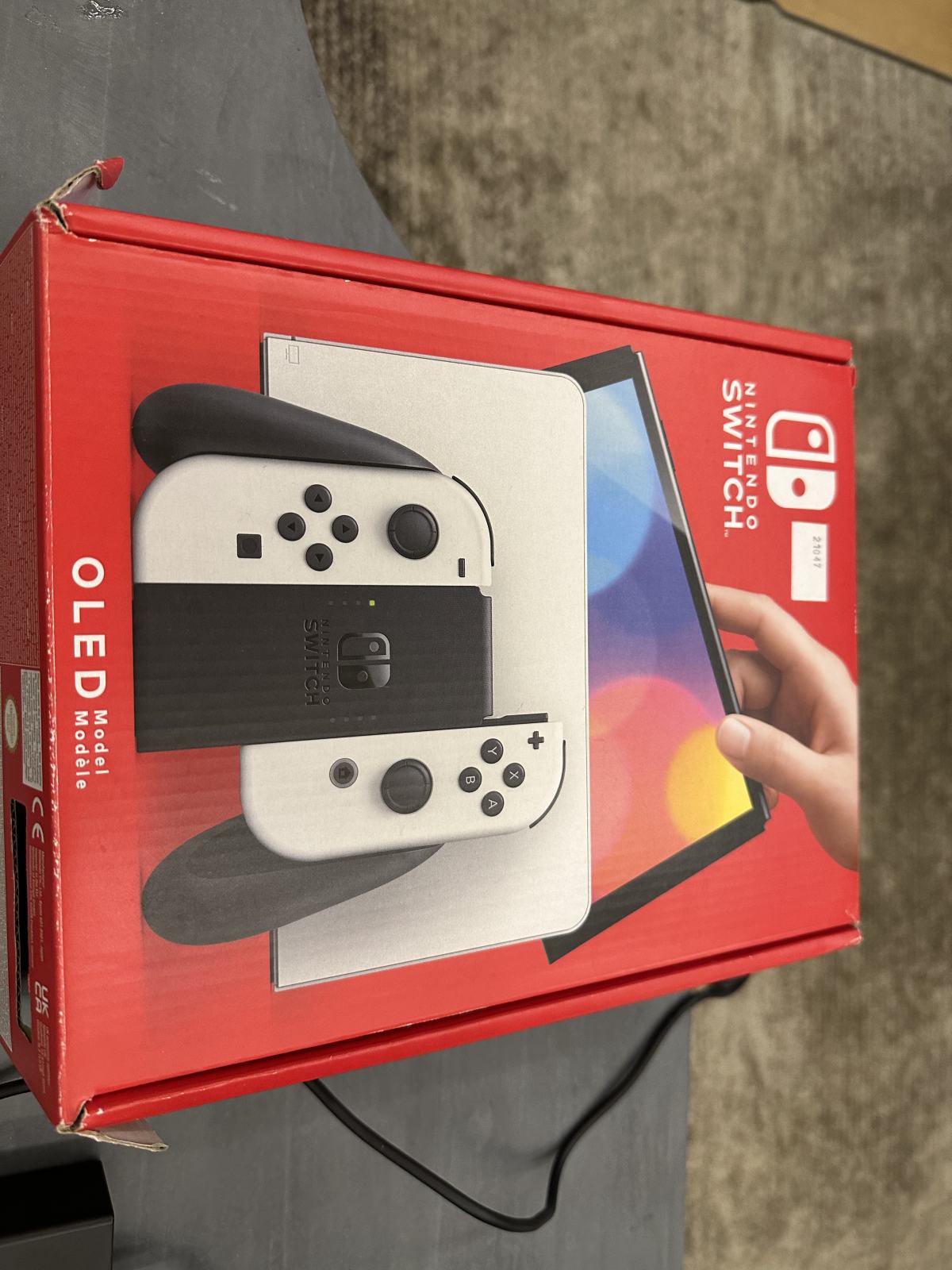 Prodaje se Nintendo switch sa 3 igrice - garancija do 3/25