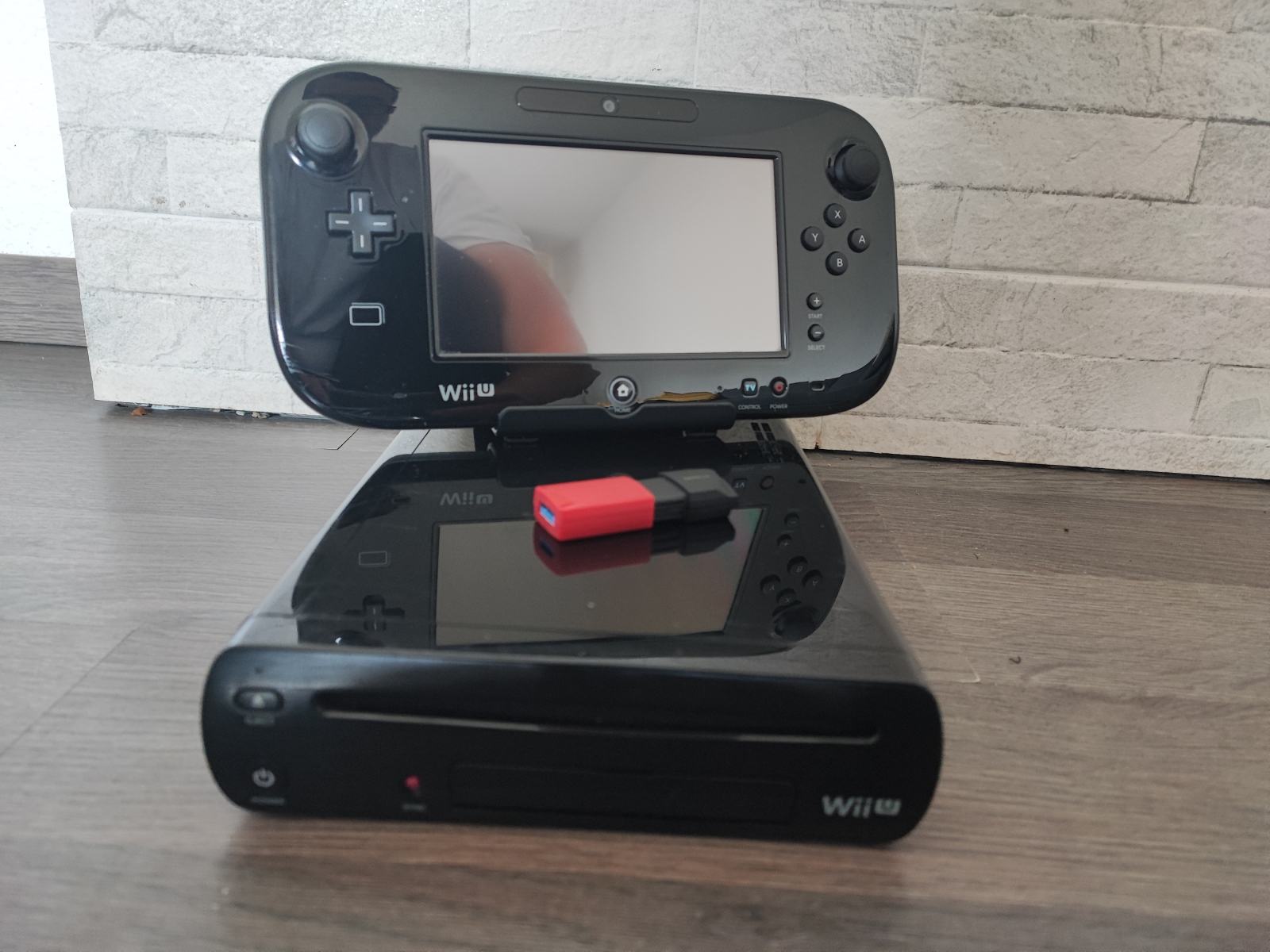 Nintendo Wii U modificiran 128gb + 32gb