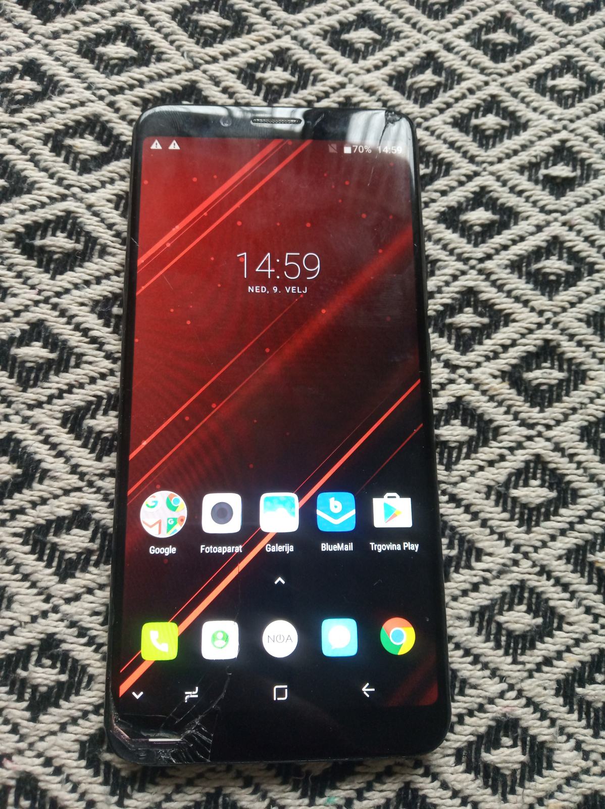 Noa N8 dual sim,4 GB RAM, 64 GB ROM, bez punjača --oštećen