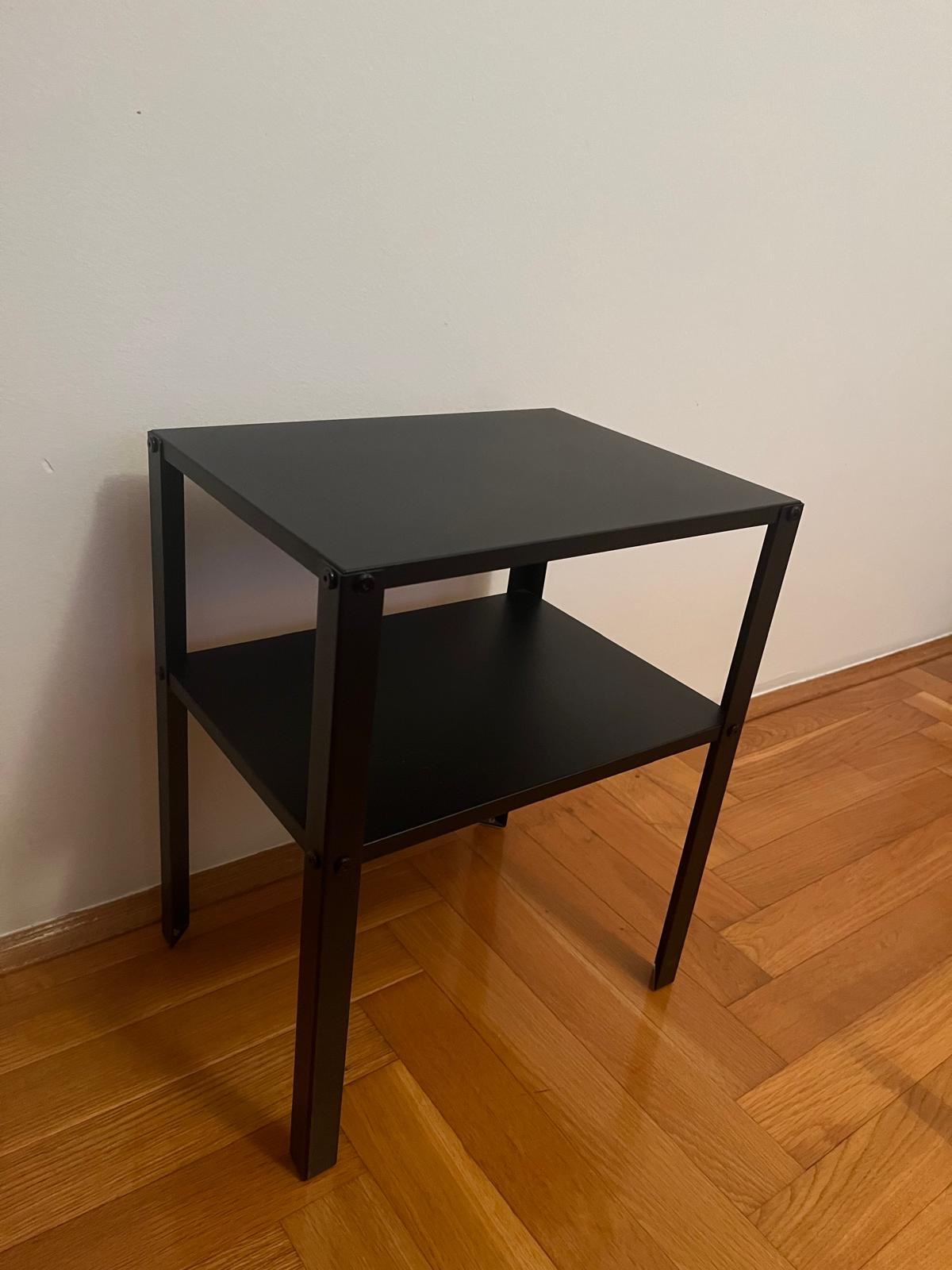 Noćni ormarić KNARREVIK