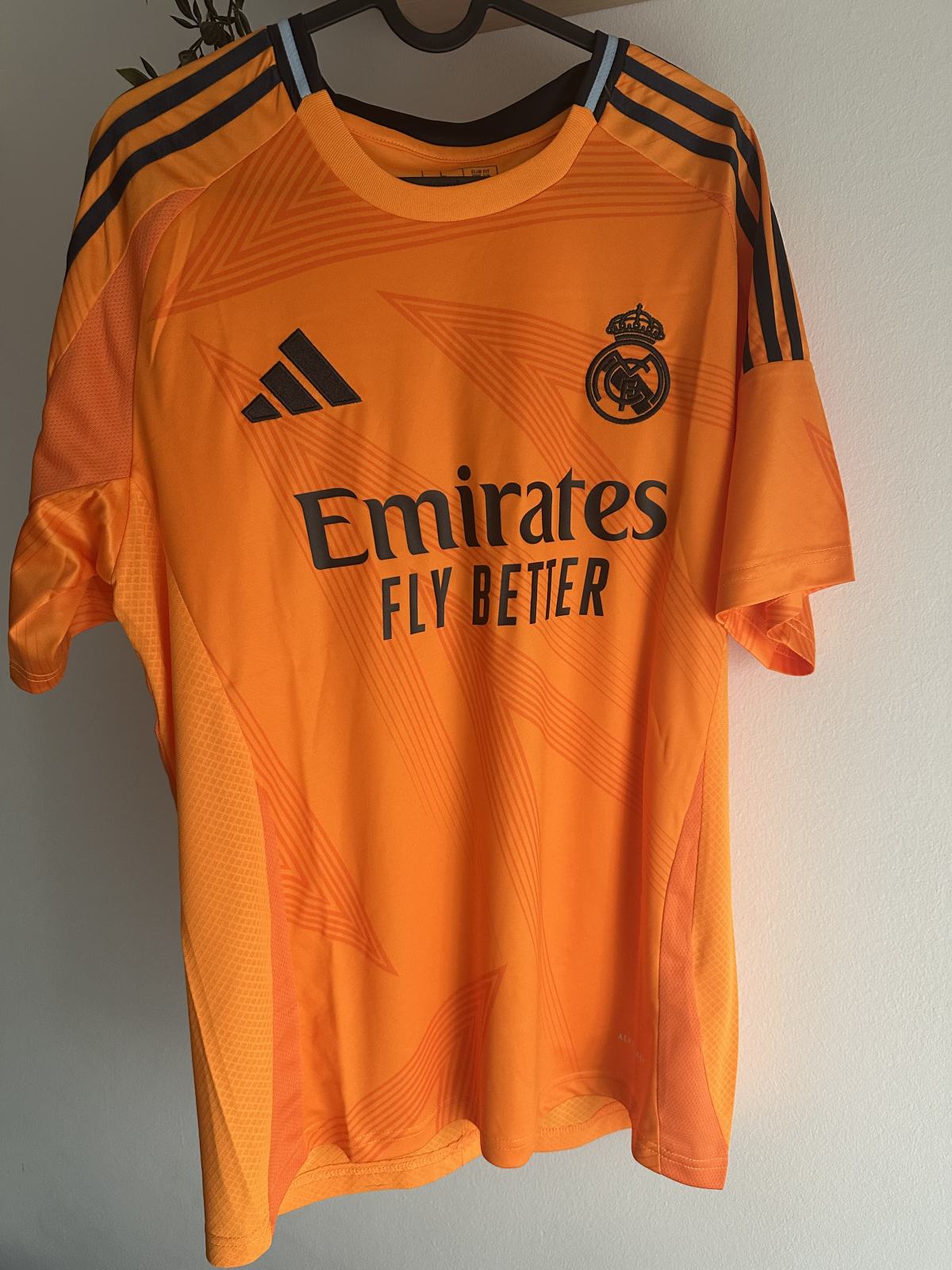 Real Madrid dres 24/25 *NOVI*