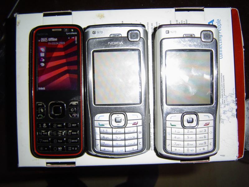 Nokia 5630 XpressMusic, 2x Nokia N70, Samsung SGH-T429