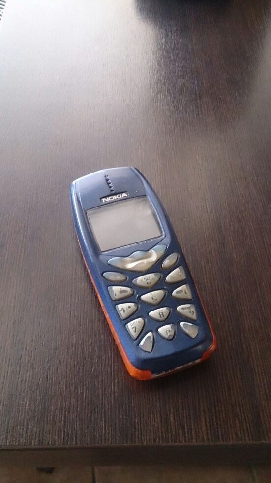 Nokia 3510i color plava super baterija