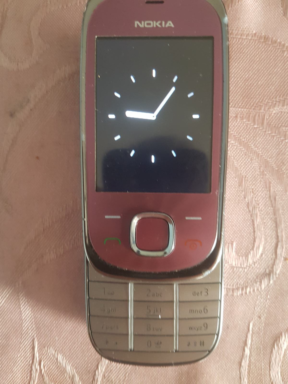 Nokia 7230 radi na sve kartice