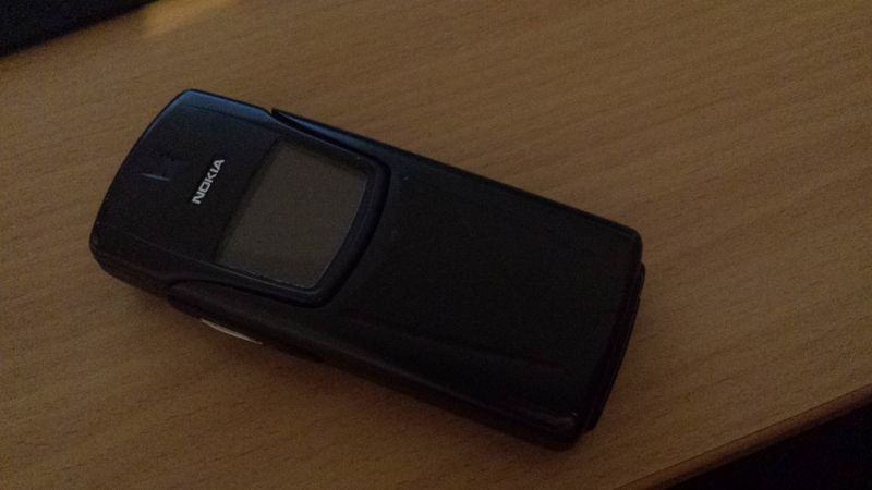 Nokia 8910i