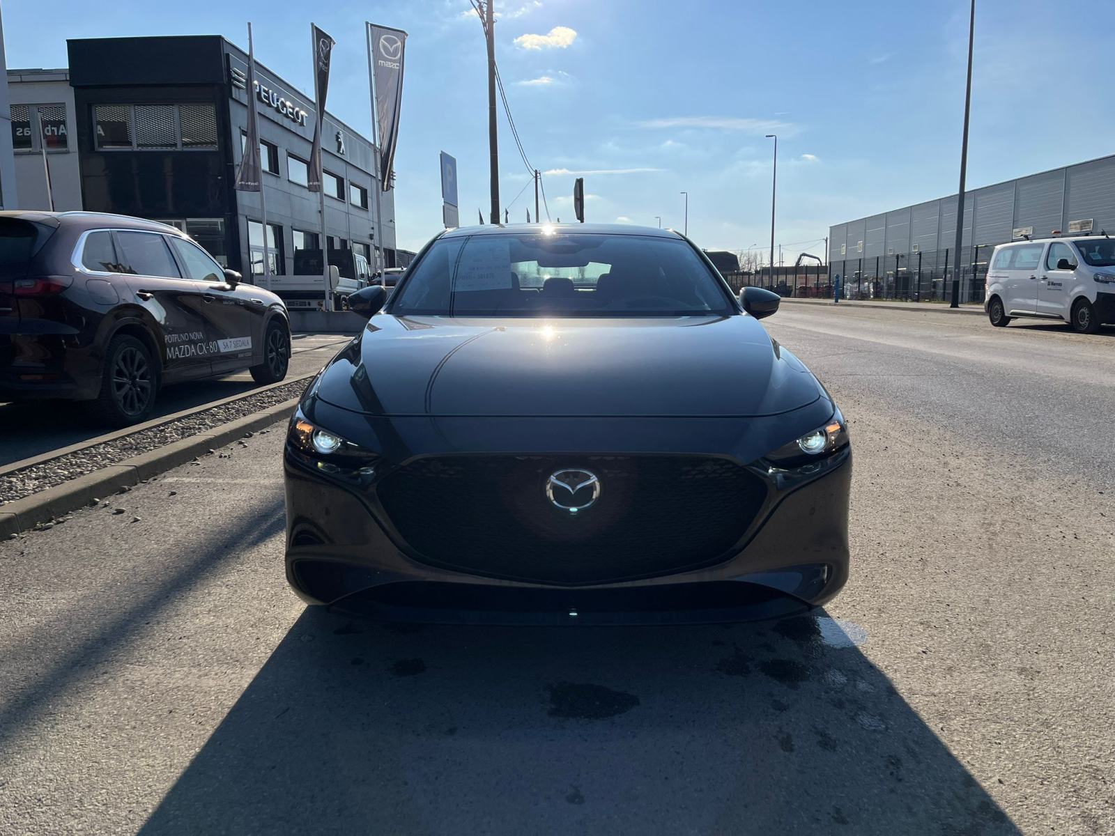 2025 Mazda3 5HB 2.0L e-SKYACTIV X 186ps 6MT FWD Centre-line, 2025 god.