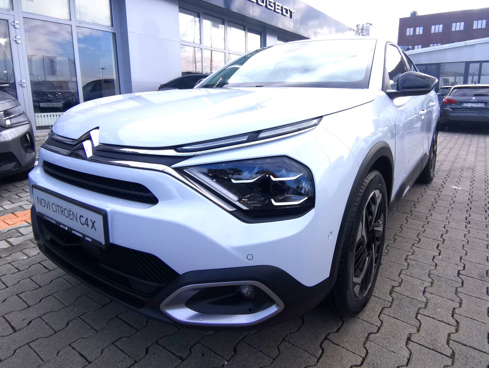 Citroën C4 X MAX 1.2 PureTech 130 KS EAT8, 2024 god.