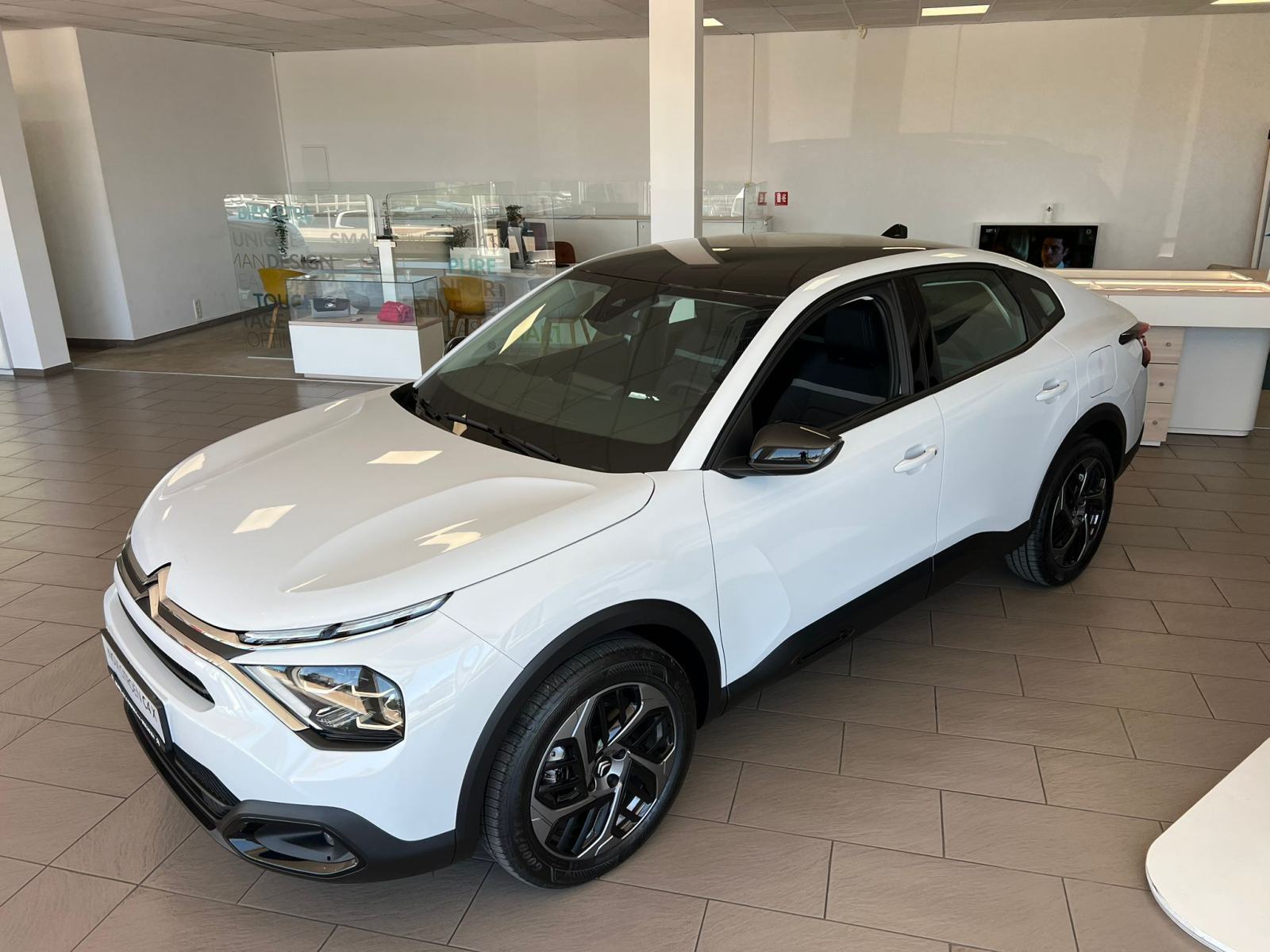 Citroën C4 X Max PureTech 130 EAT8, 2024 god.