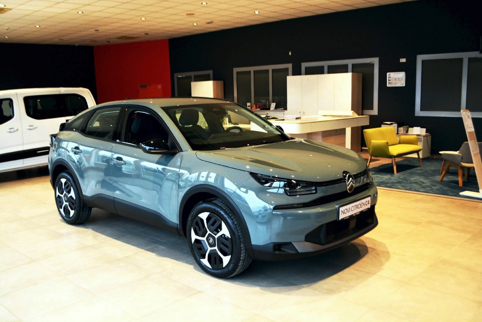 CITROEN C4 PLUS PURETECH 130 EAT8, 2025 god.