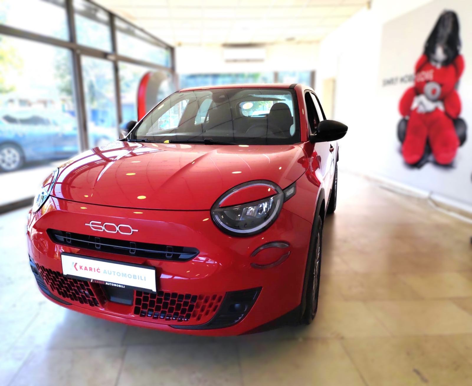 Fiat 600 ICE 1.2 100 e-Hybrid AT-Stilski dizajna i moderna tehnologija ...