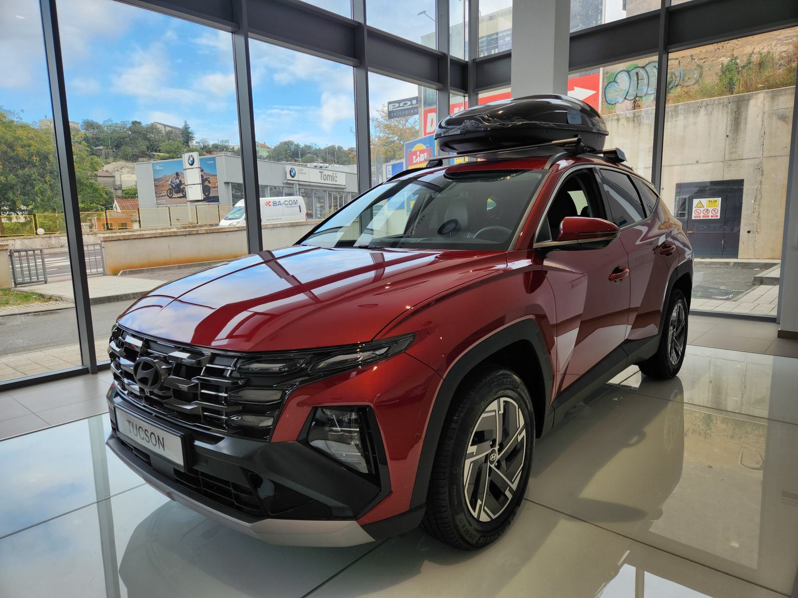 Hyundai TUCSON HEV 1.6T LUXURY 6AT 2WD, 2024 god.