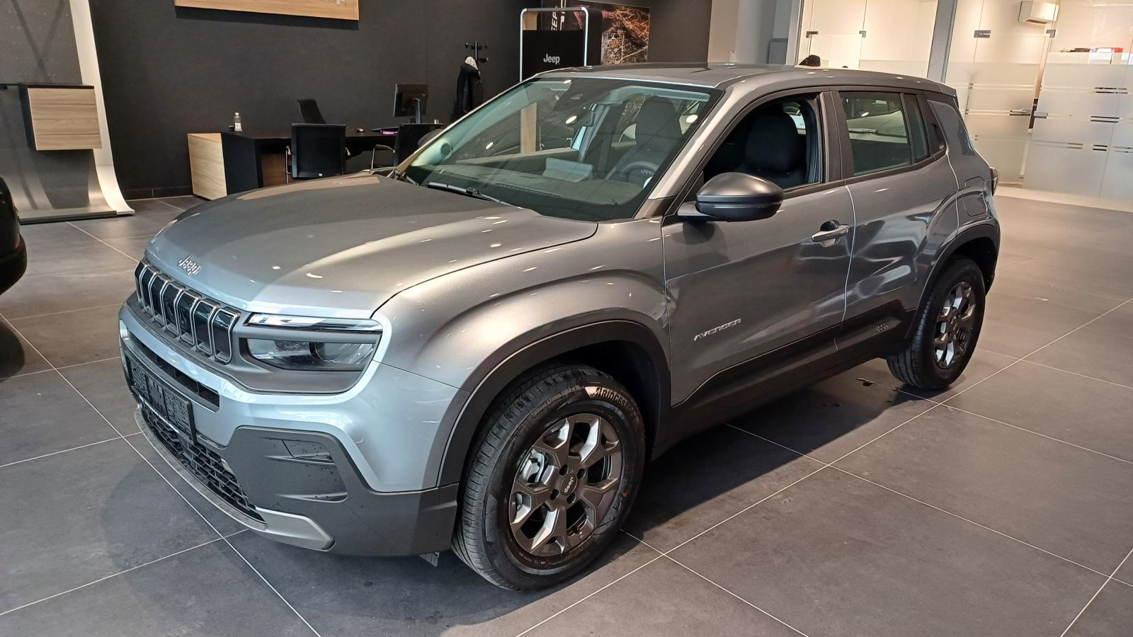 Jeep Avenger ICE 1.2 MT Longitude, 2024 god.
