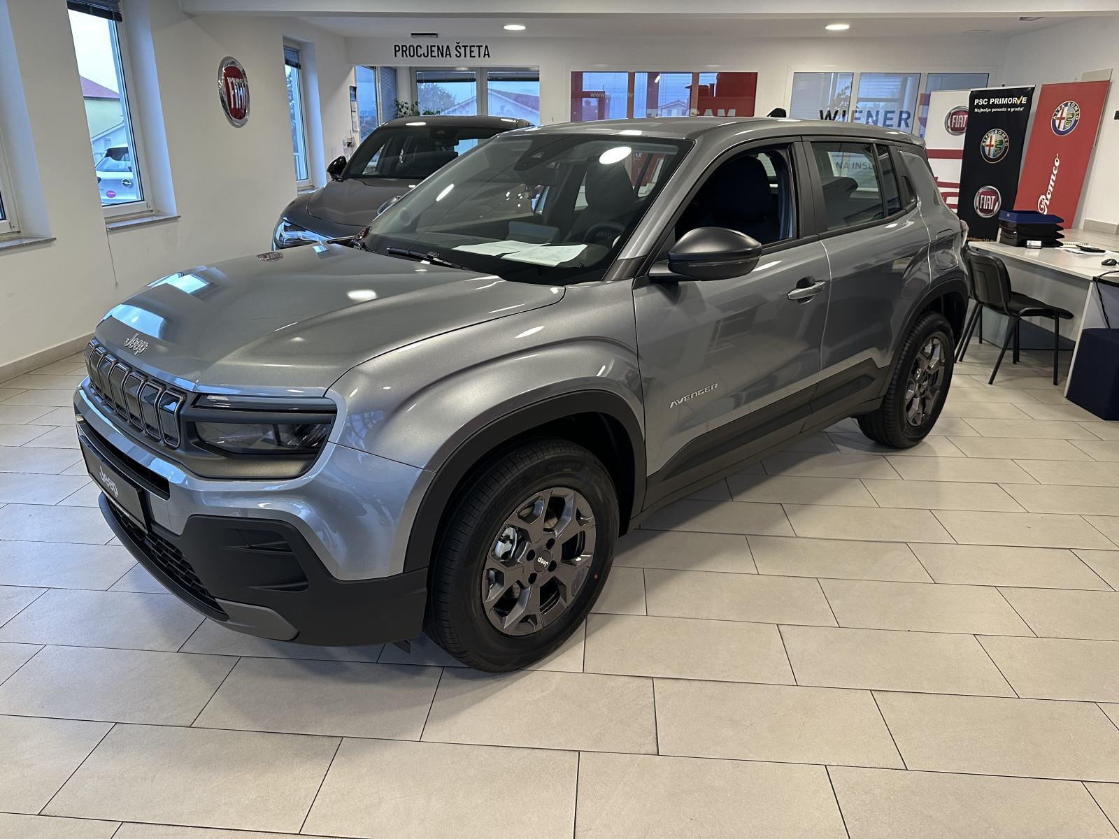 Jeep Avenger ICE 1.2 Turbo Longitude, LED svjetla, jamstvo 7.g., 2024 god.