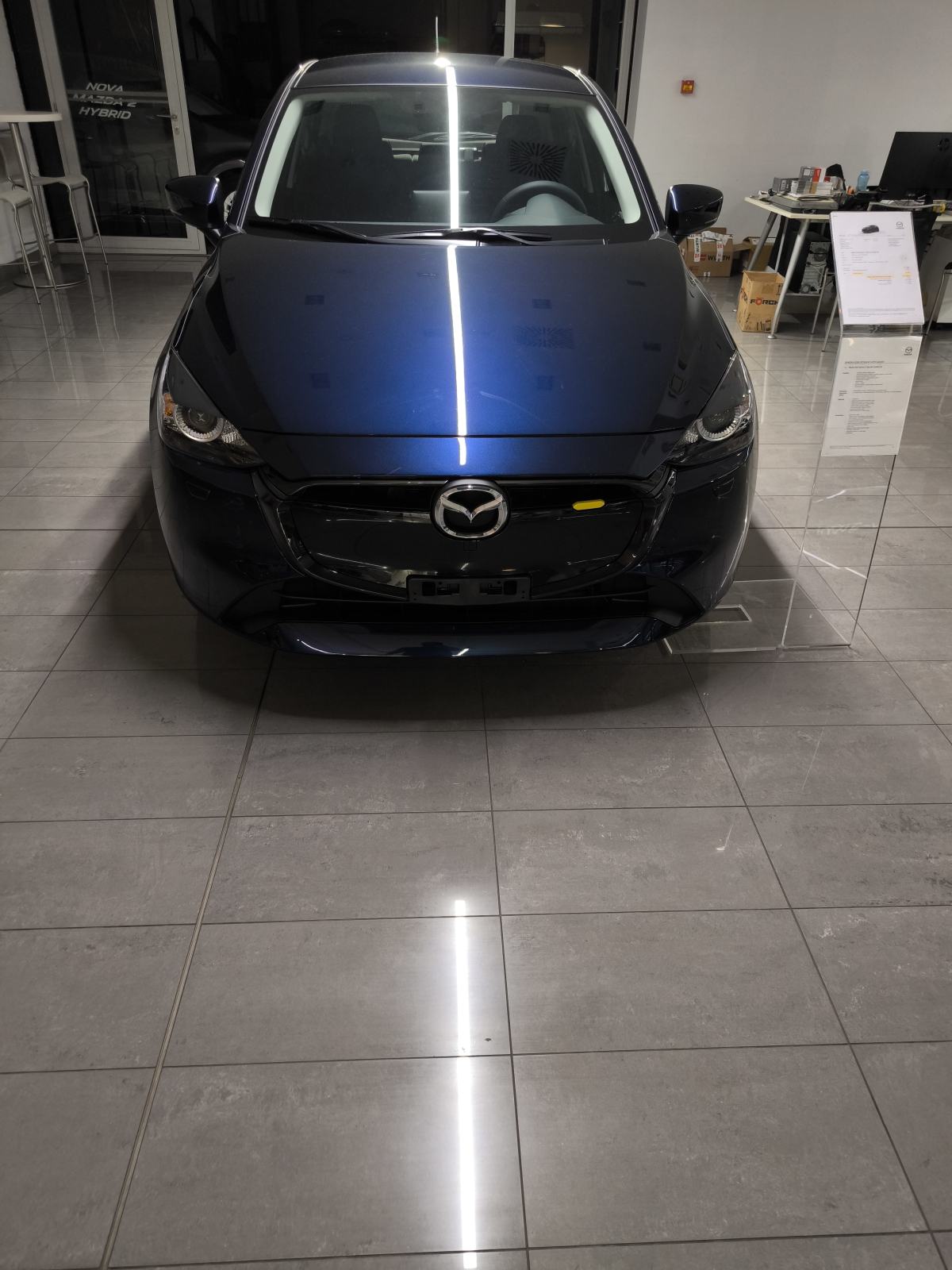 Mazda 2 2023 G 75 SKYACTIV 6 MT CENTRE LINE 42 M, 2024 god.