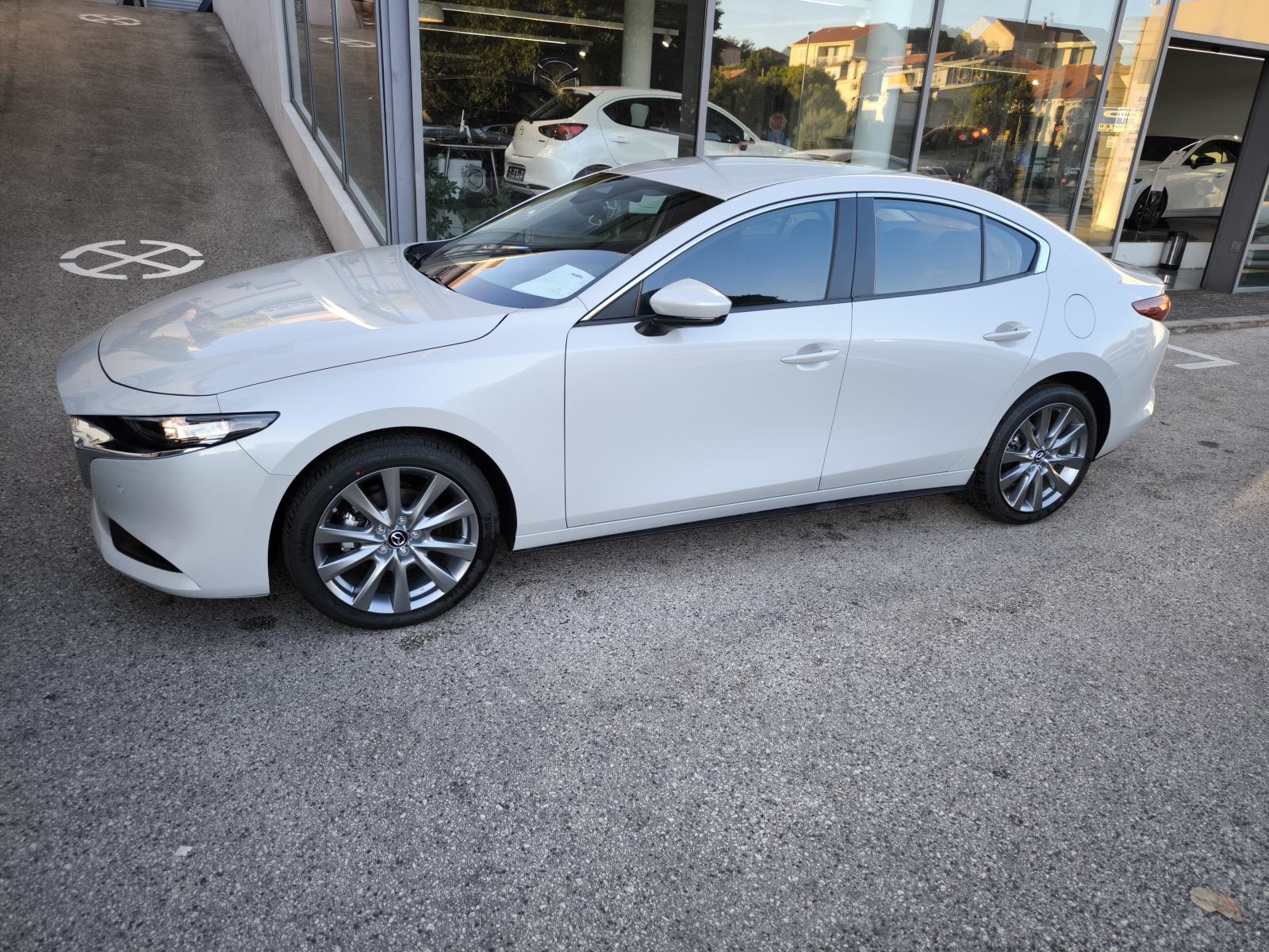 Mazda 3 4SN 2024 2.0 L E SKYACTIV G 122 PS 6MT FWD EXCLUSIVE LINE 47A ...