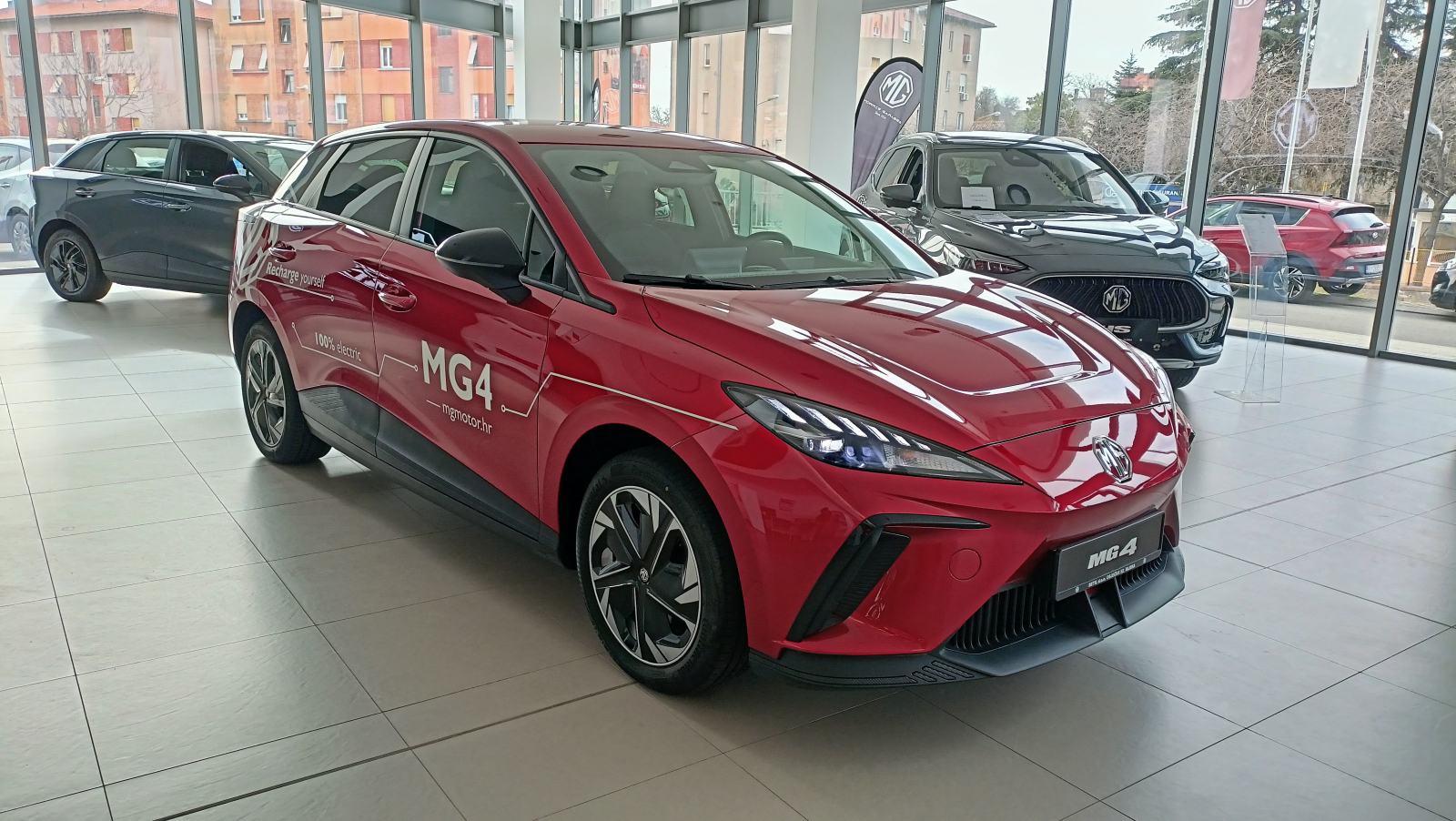 MG 4 EV COMFORT 150 kW - AKCIJA DEMO VOZILO! 31.900 EUR, 2023 god.