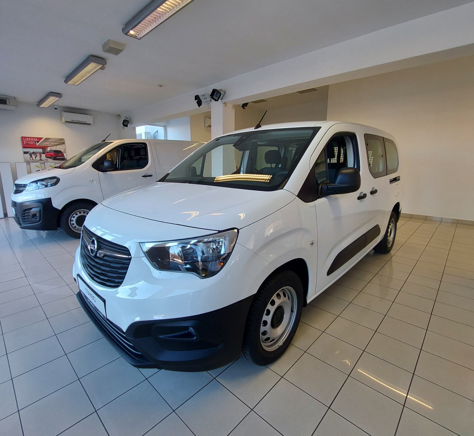 Opel Combo Crew Van 1.5 CDTI 75 kw MT6, 2021 god.