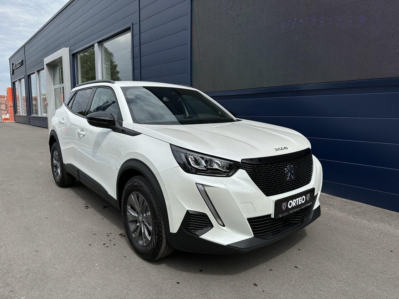 Peugeot 2008 STYLE PureTech 100, 2023 god.