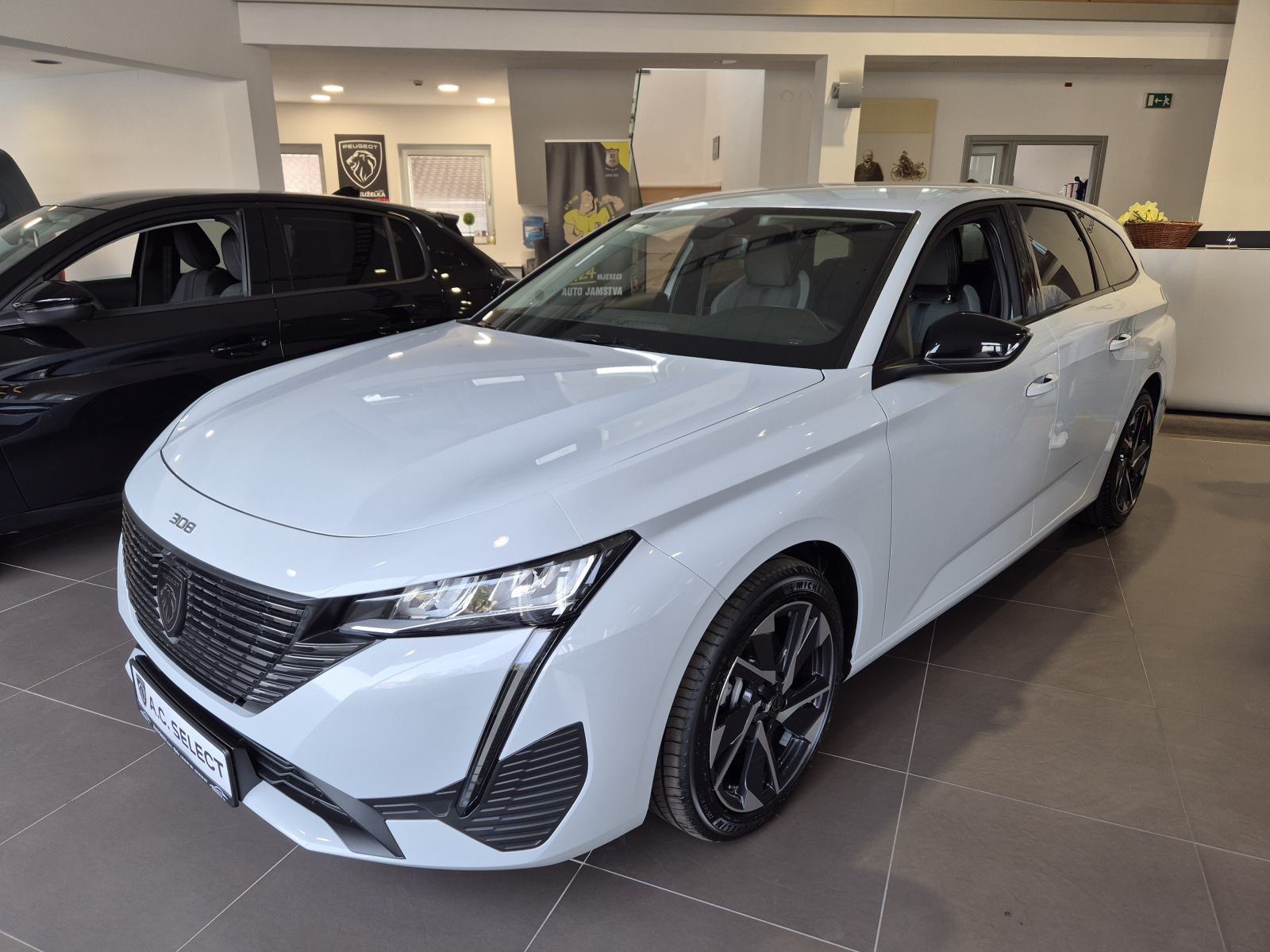Peugeot 308 SW ALLURE 1.5 BHDI 130 EAT8, 2024 god.