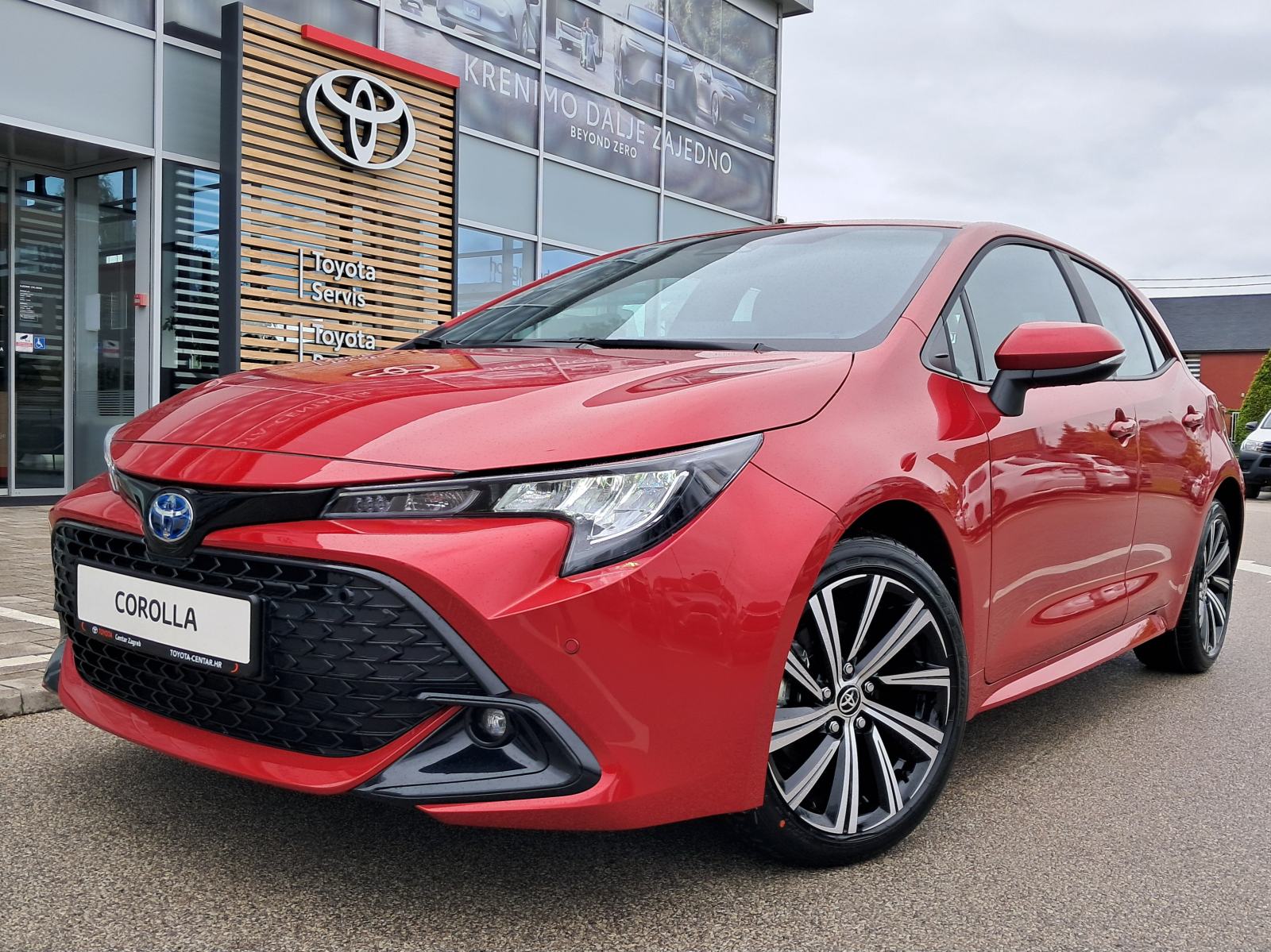 Toyota Corolla HB 1.8 HEV SOL e-CVT, 140 KS, ISPORUKA ODMAH, 2023 god.