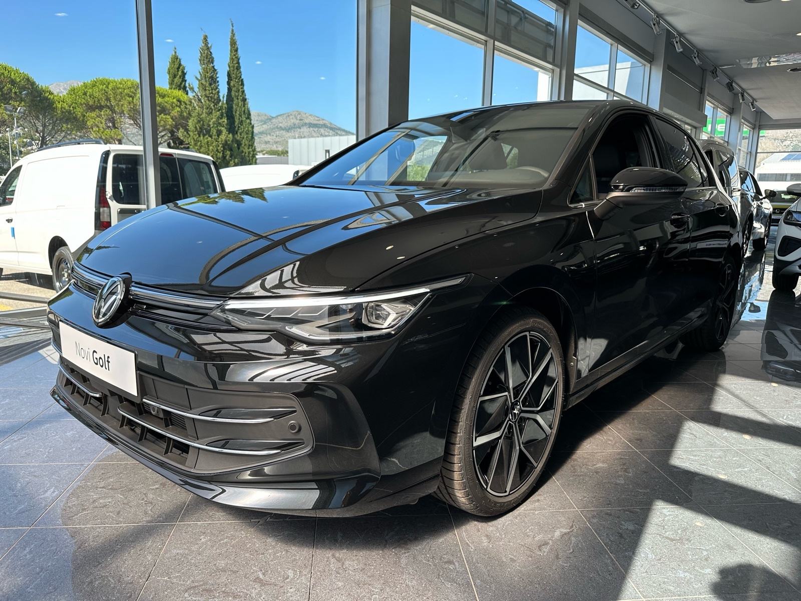 VW Golf 8 PA 2.0 TDI DSG 50 Edition, 2024 god.