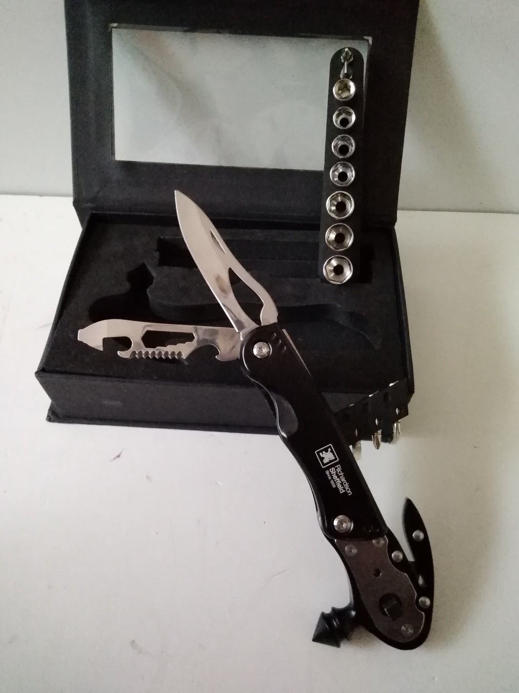 Richardson Sheffield multi tool nož