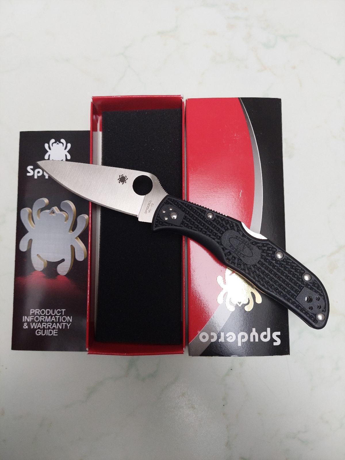 Spyderco Endela lightweight VG-10