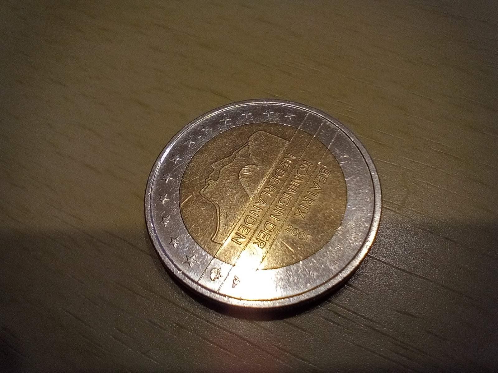 KOVANICA 2 EURO 2001 NIZOZEMSKA BEATRIX *104