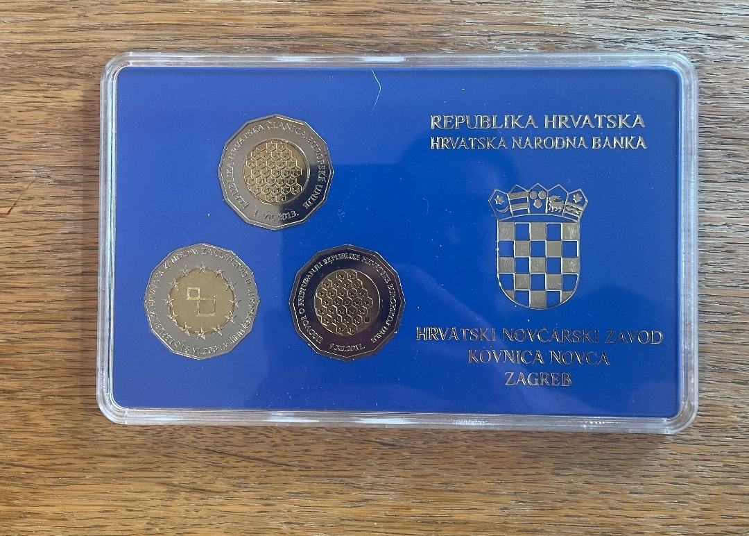 NUMIZMATIČKI KOMPLET KOVANOG NOVCA OD 25 KUNA IZDANJE 2013