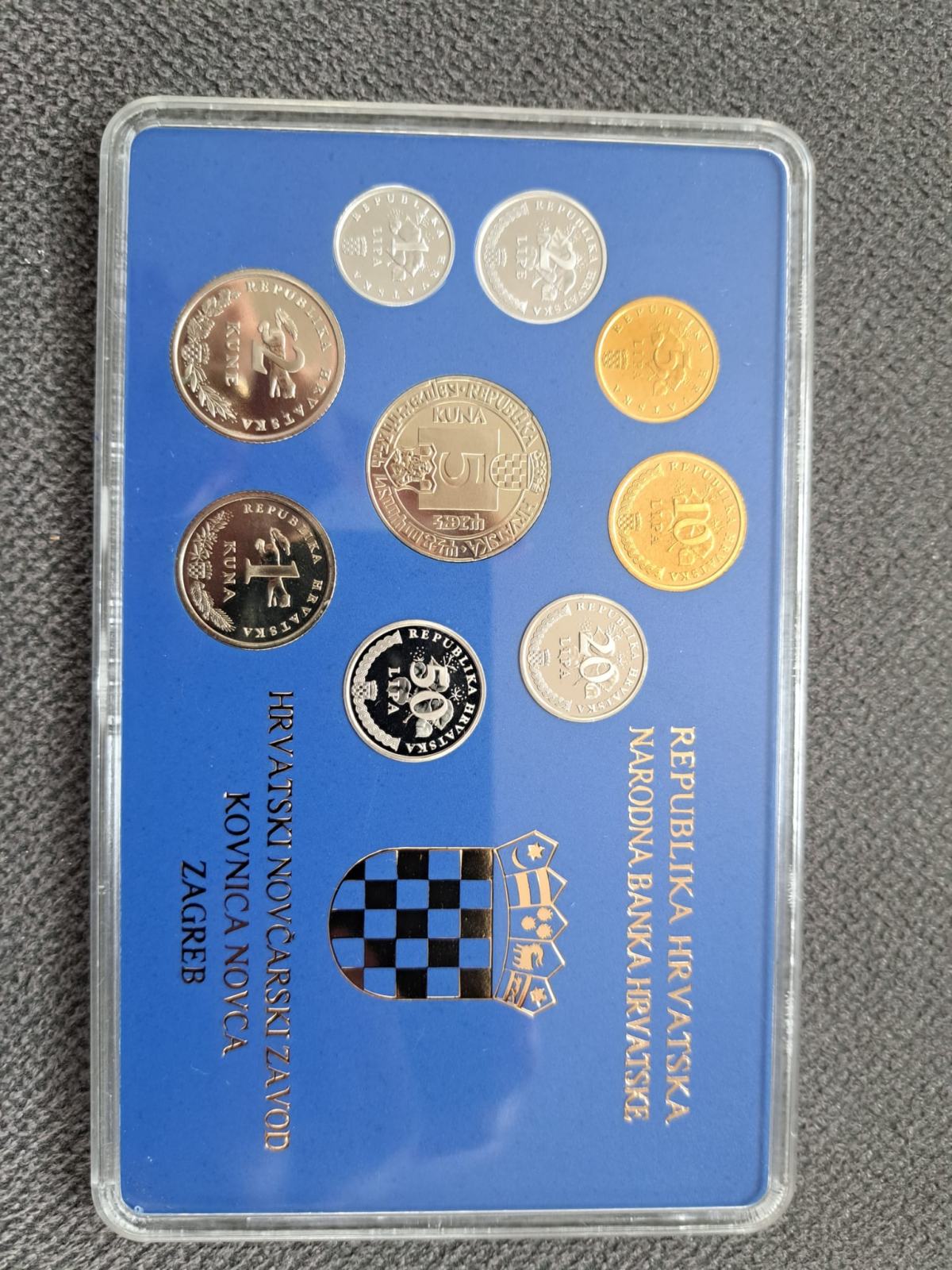 Numizmatički komplet prigodnoga optjecajnoga kovanog novca kuna i lipa